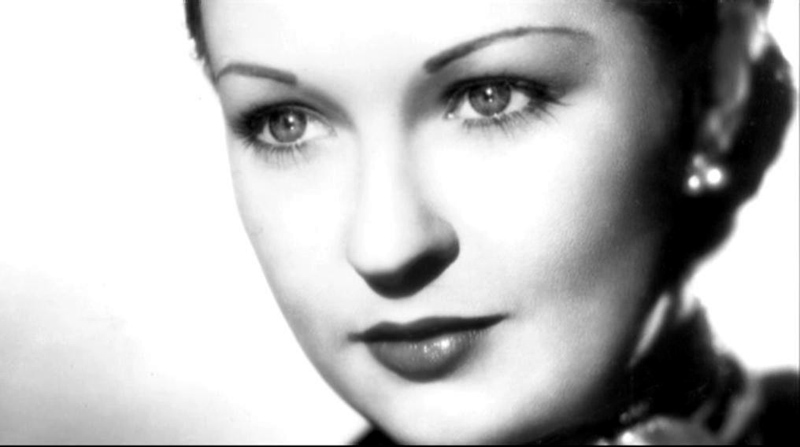 Hollywood actress/alumna goes from screen to classroom, University of ...