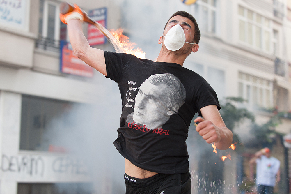 UC graduate Keith Rutowski captures stunning images of protest in ...